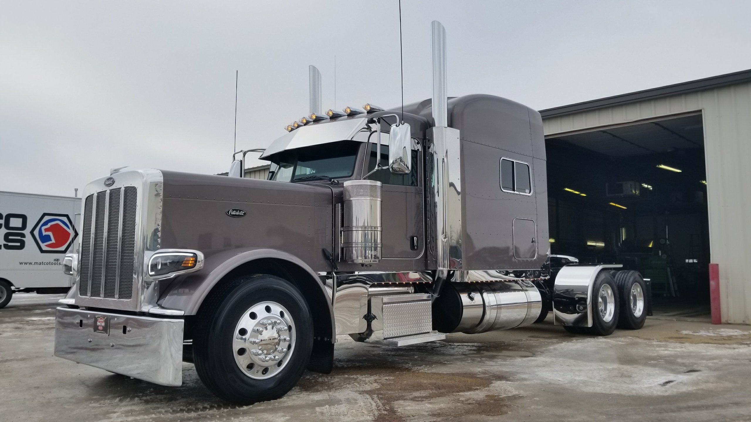 GALAXY SILVER 389 READY TO GO! - Peterbilt of Sioux Falls