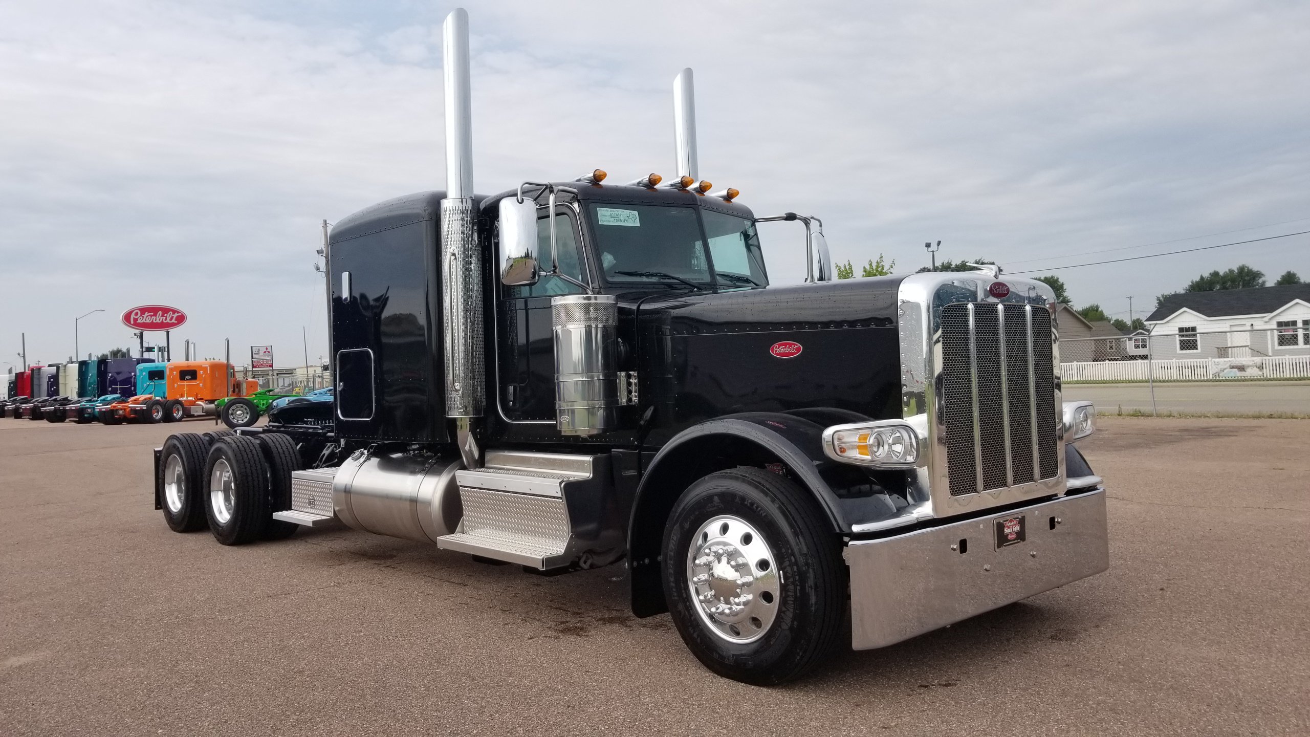 NEW BLACK FLAT TOP JUST IN! - Peterbilt of Sioux Falls