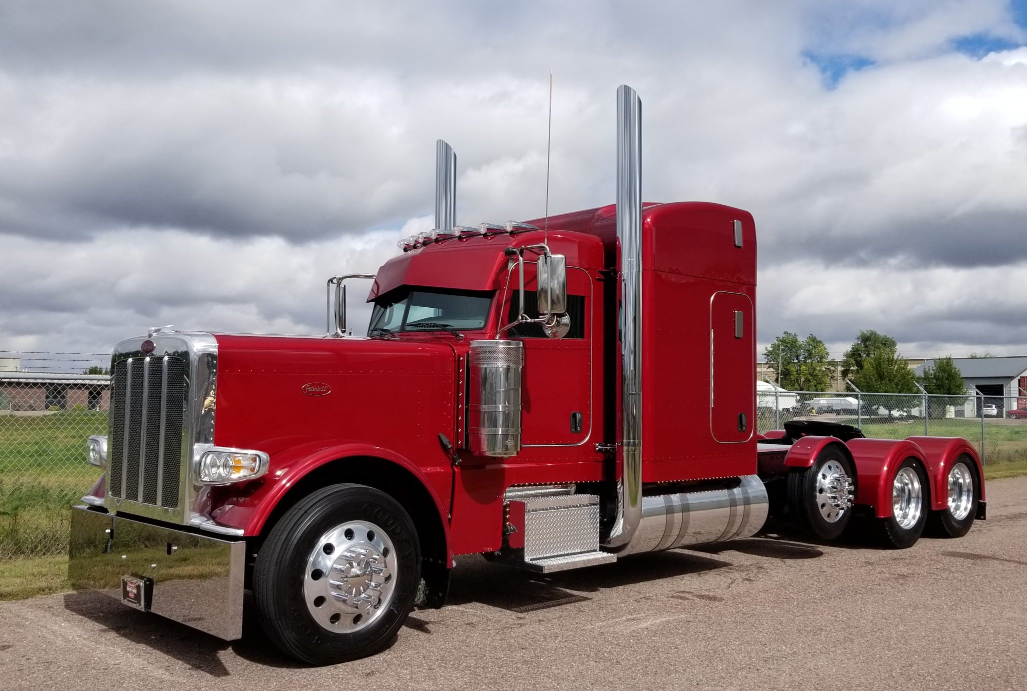 AWESOME GLIDER KIT! - Peterbilt of Sioux Falls