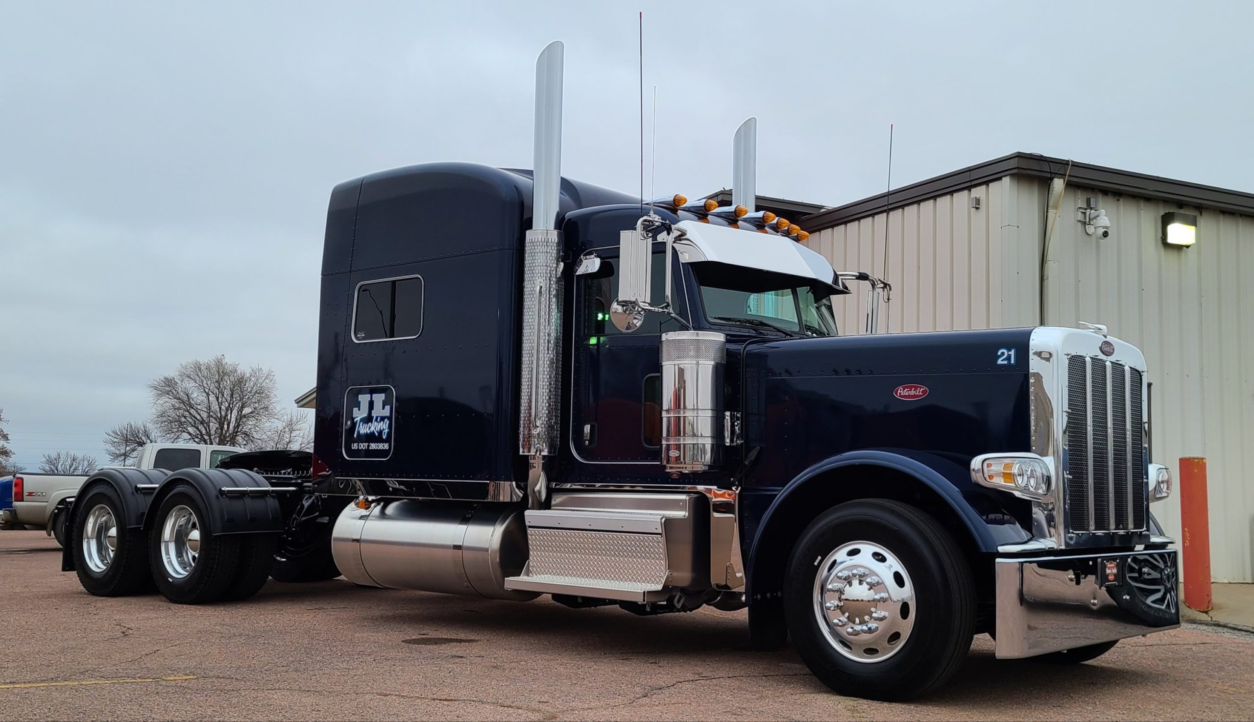 INDIGO BLUE NEW 389 READY TO GO! - Peterbilt of Sioux Falls
