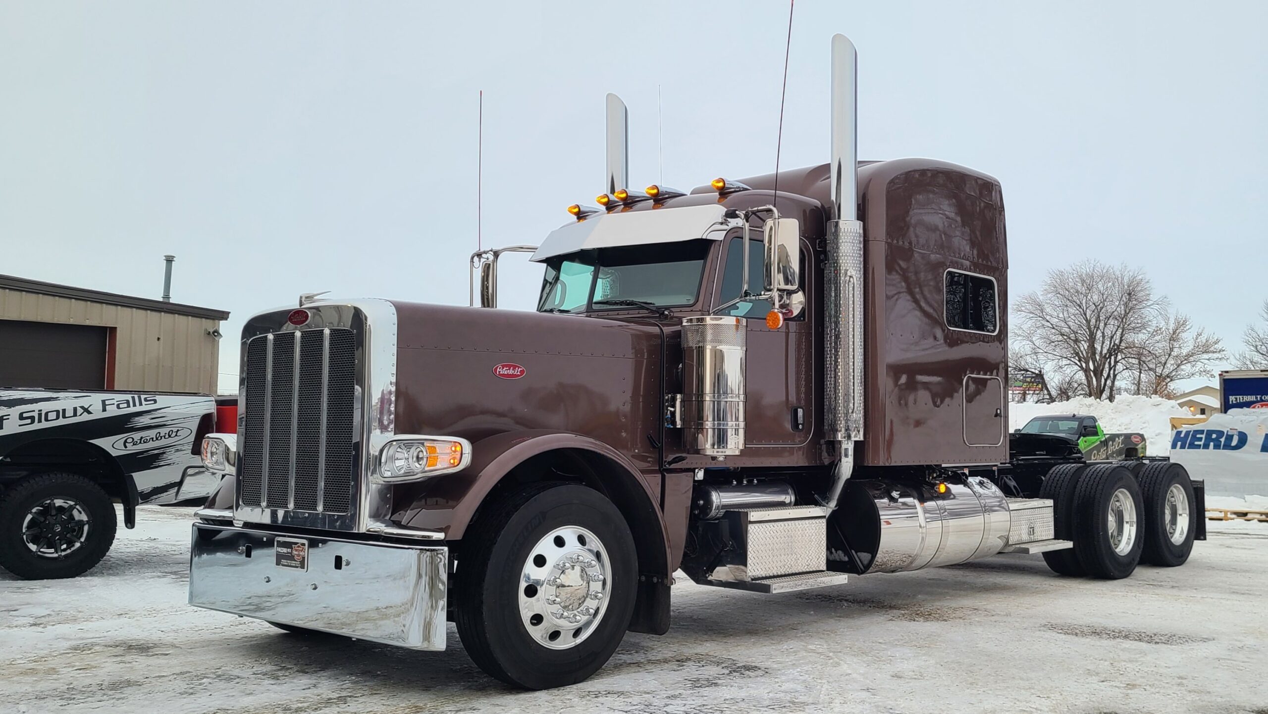 NEW STAND UP READY TO GO! - Peterbilt of Sioux Falls