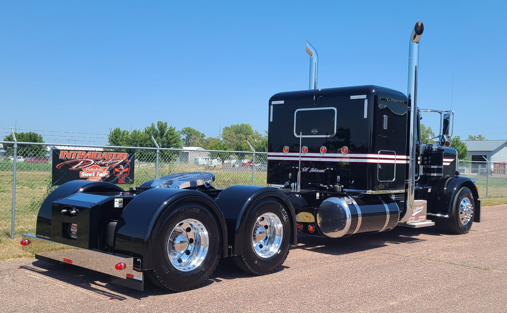 REAR VIEW PIC OF THIS SWEET RIDE!! - Peterbilt of Sioux Falls