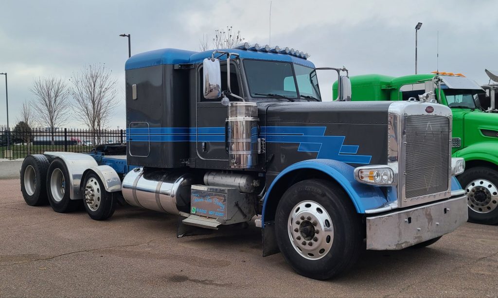 CHECK US OUT FOR CUSTOM PAINT!🖌 - Peterbilt of Sioux Falls