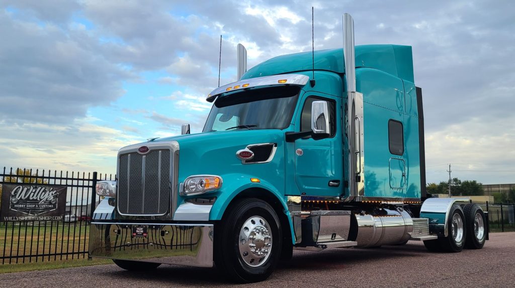 SHARP NEW 567 GOING OUT TOMORROW!! - Peterbilt of Sioux Falls
