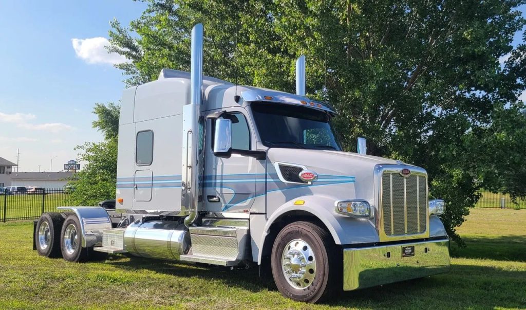CUSTOM 567 FOR SALE!! - Peterbilt of Sioux Falls