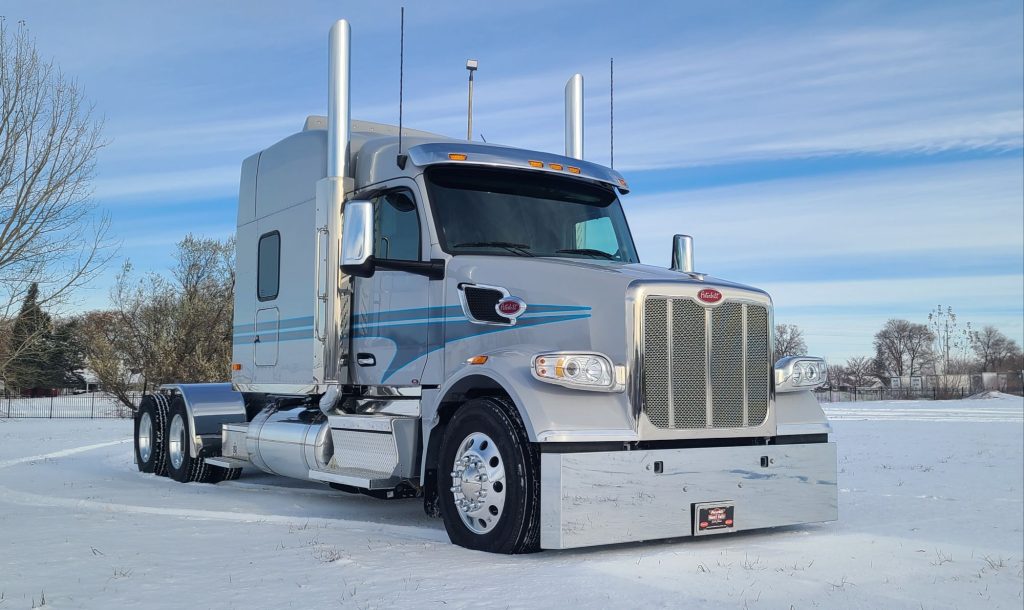 CUSTOM 567 HITTING THE ROAD TODAY!! - Peterbilt of Sioux Falls